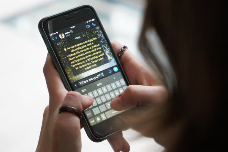 The Art of Using Text Messages to Get Your Ex Back [With 53 Examples]